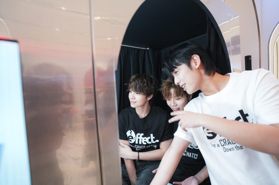 英皇娛樂限定應援概念店 0 e:ffect ，設於銅鑼灣售限定周邊精品及歌手舞台服飾展覽… | KONGGOK 港角