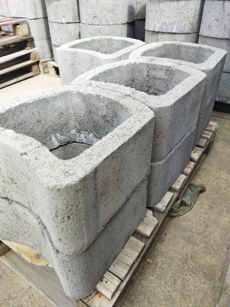 Retaining Block