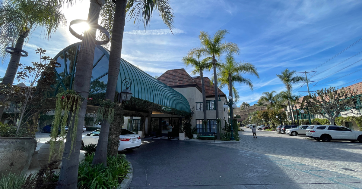 Candy Cane Inn Review: A Classic Disneyland Area Hotel - WDW Magazine