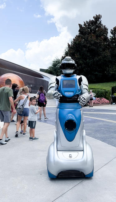 SPOTTED: iCan Robot At EPCOT - WDW Magazine