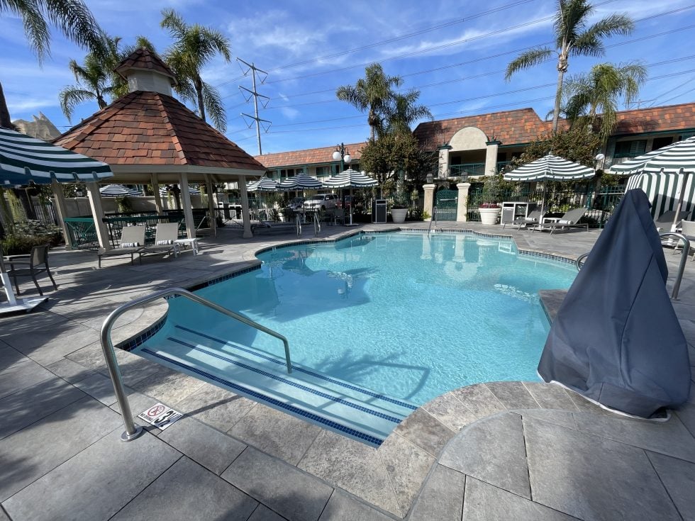 Candy Cane Inn Review: A Classic Disneyland Area Hotel - WDW Magazine