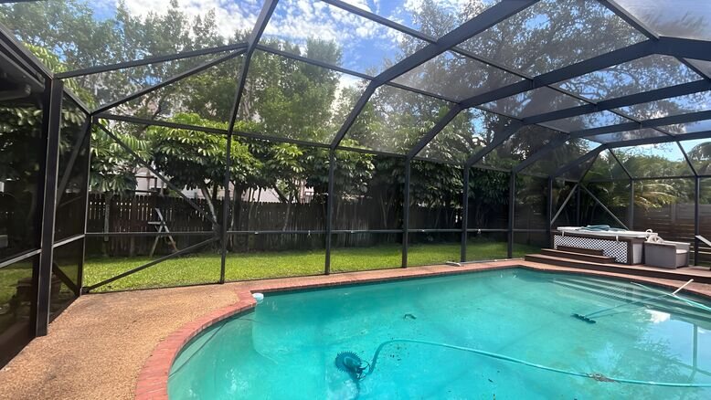 Pool Enclosure Rescreening: Signs, Costs & Maintenance Tips