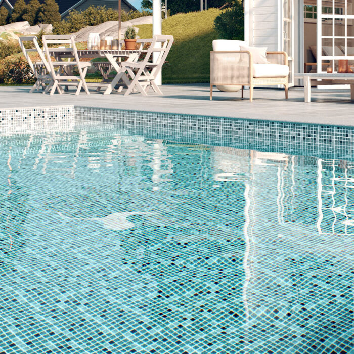 Betongpool ger en lyxig känsla som står sig år efter år